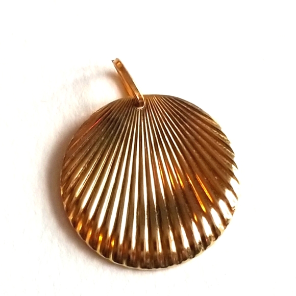 Vintage | Jewelry | Vintage Pendant Sea Shell Gold Tone Seashell Beach ...
